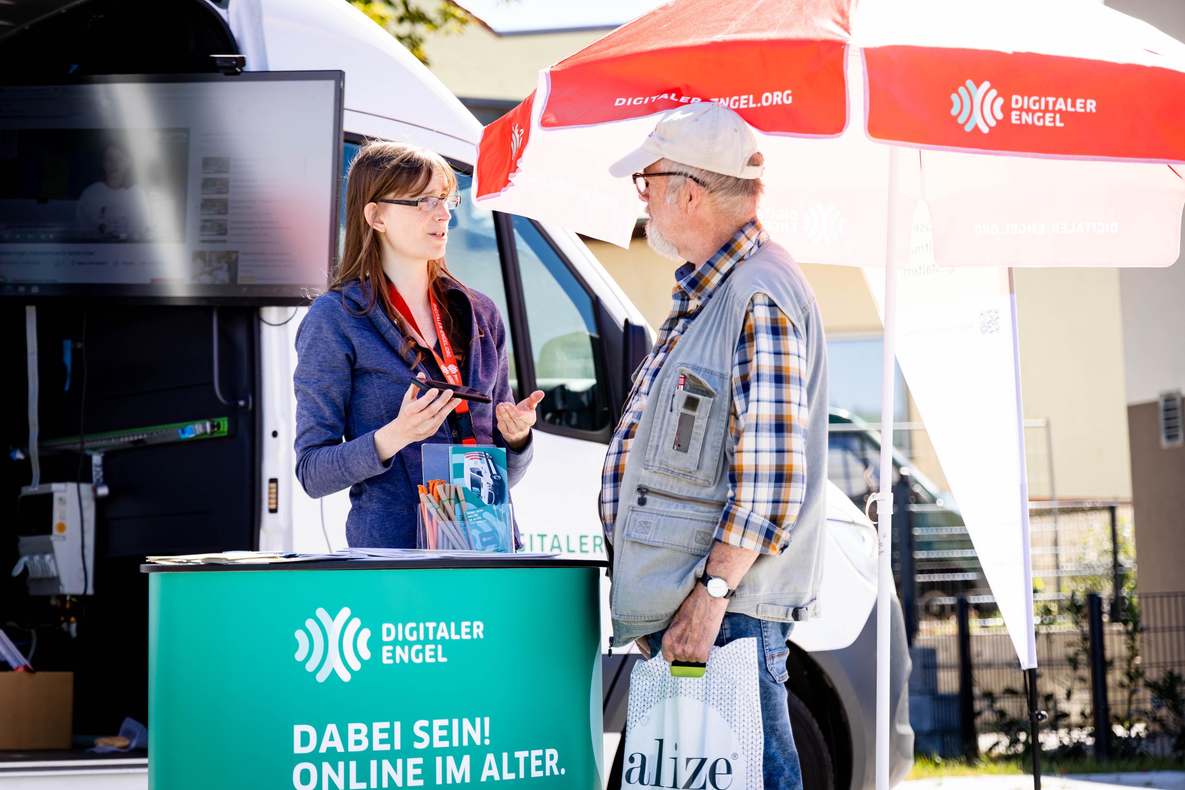 Digitaler Engel gewinnt European Digital Skills Award 2025 - BMBFSFJ